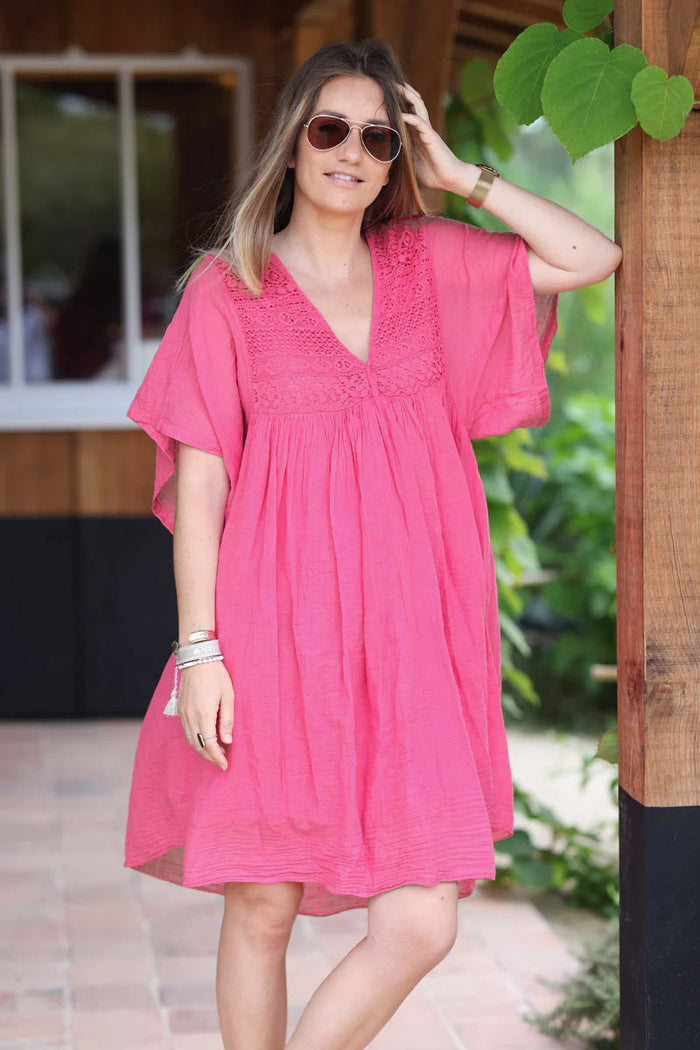 Robe fuchsia légère voile de coton haut dentelle - Horizons Lointains